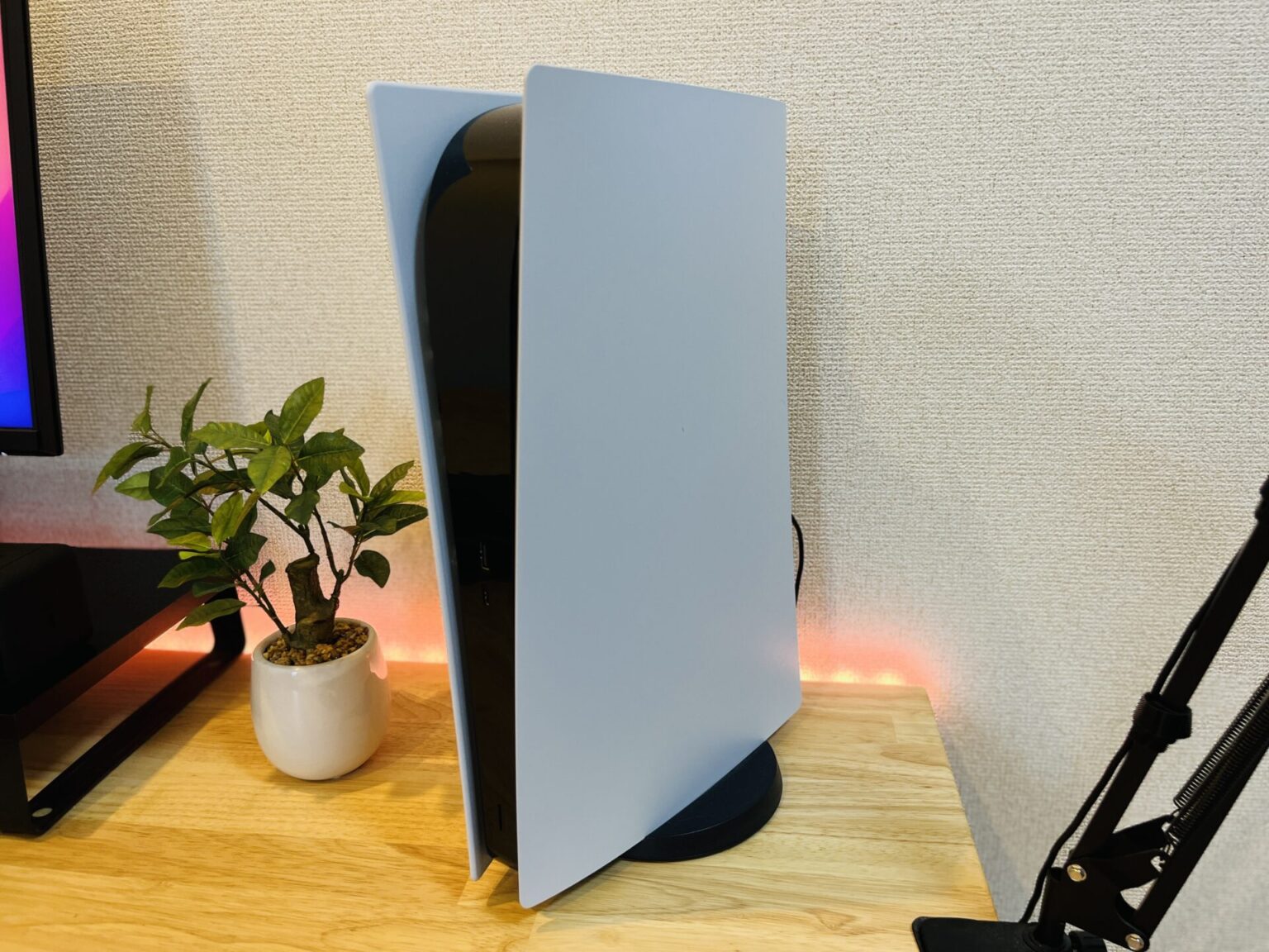 PS5・PCデスク周りを紹介｜Amazonで揃えるおすすめガジェット